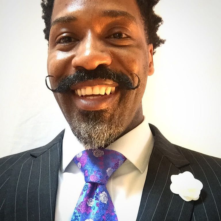 Barba e bigode com muito estilo para o visual dos negros